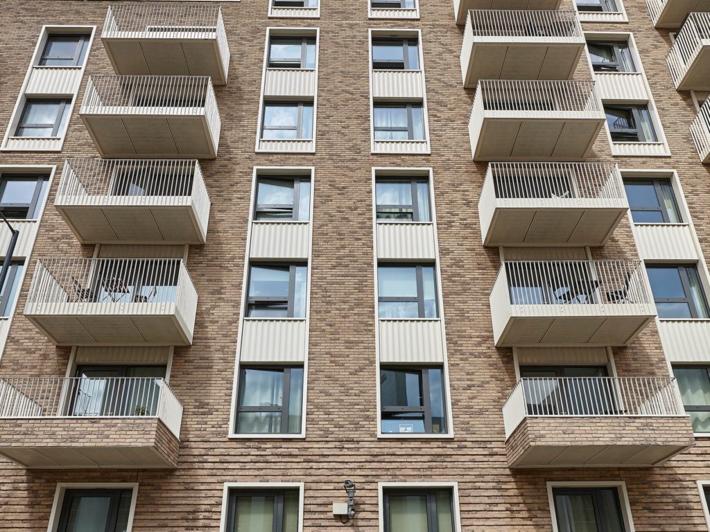 D0016 | All Brick and Stone