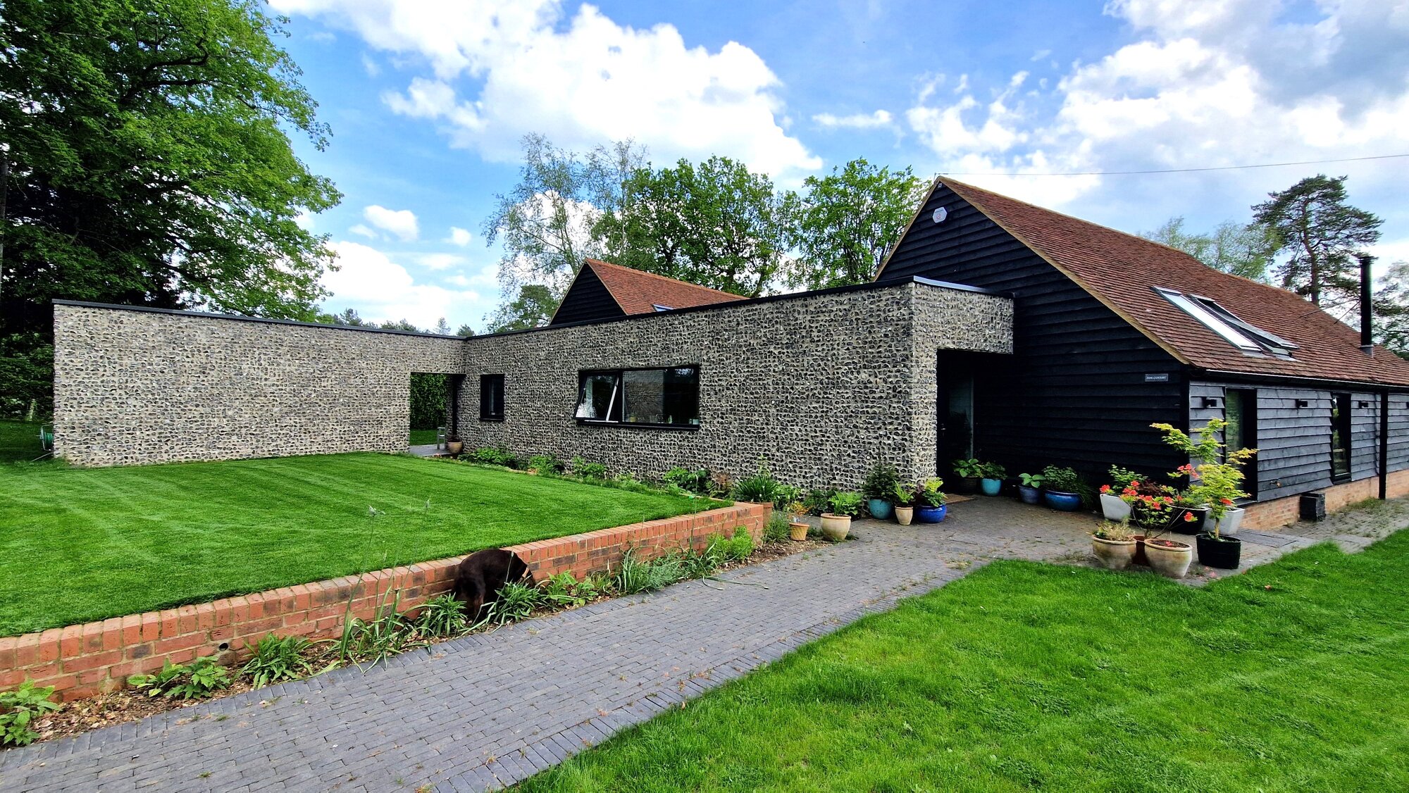 Flint Blocks Premium Supplier UK | All Brick & Stone